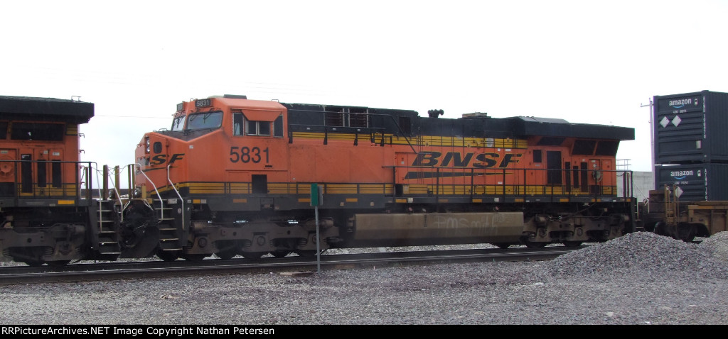 BNSF 5831